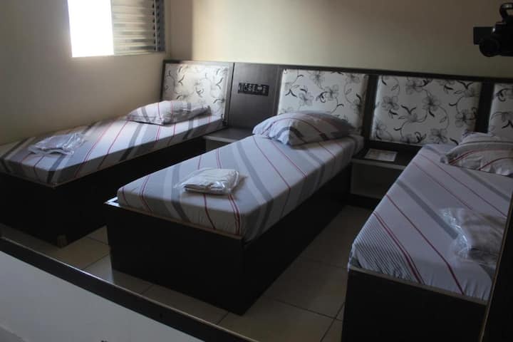 Quarto Triplo Hotel Cumbica - Poá