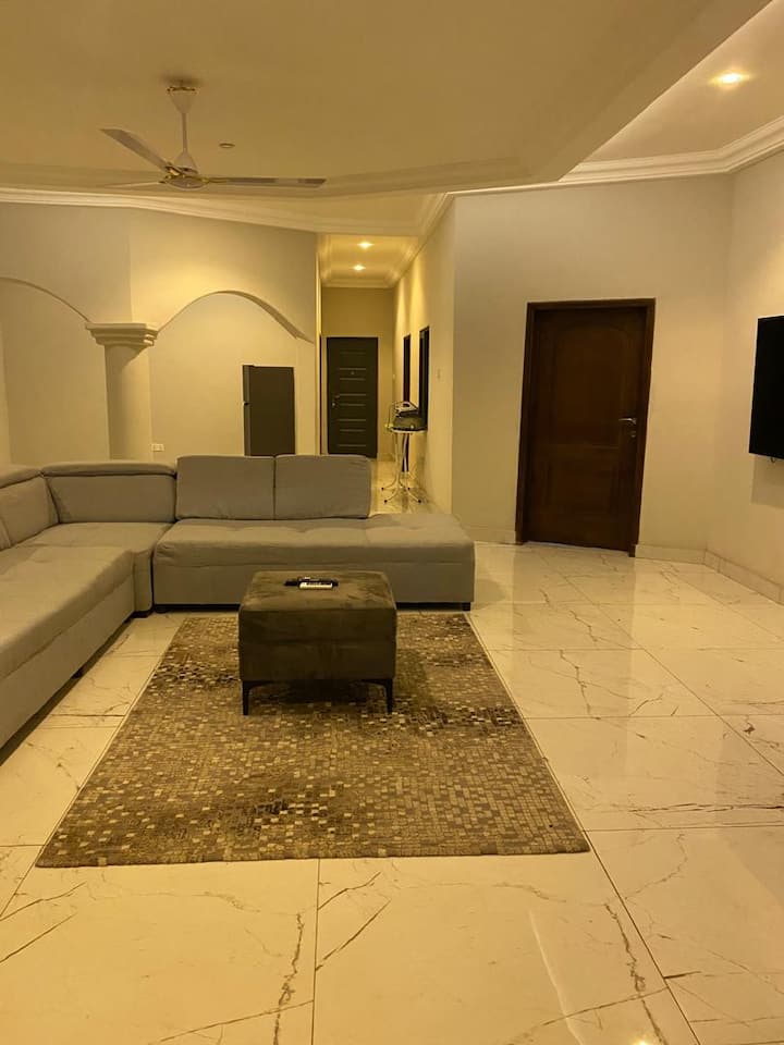 24 Bedroom All Ensuite East Legon Grand Apartment - Ghana