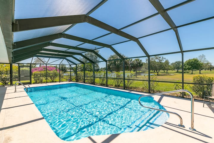 Luxe Lakeview Golf Escape! - Stuart