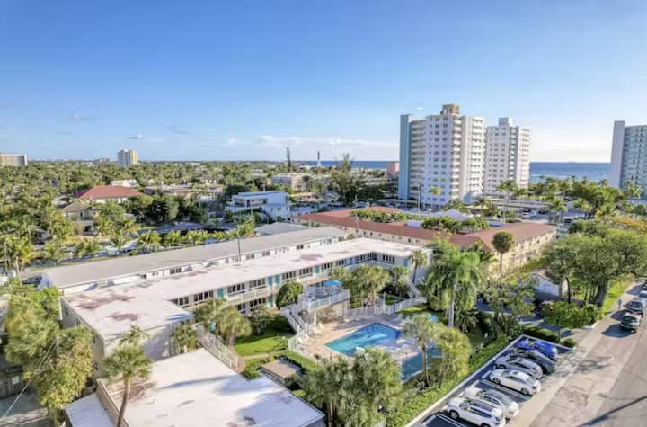 Cozy Island Apartment - Steps From The Beach - Pompano Beach, FL