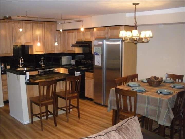 Great Location, Free Shuttle To Diamond Peak - Carson City, NV