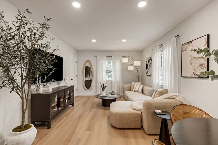 The Luxury Haus - Grove City, OH