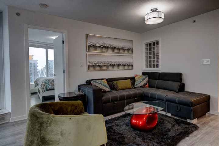 2bdrm Dt Condo W/ View Steps Away From Train/arena - Vancouver