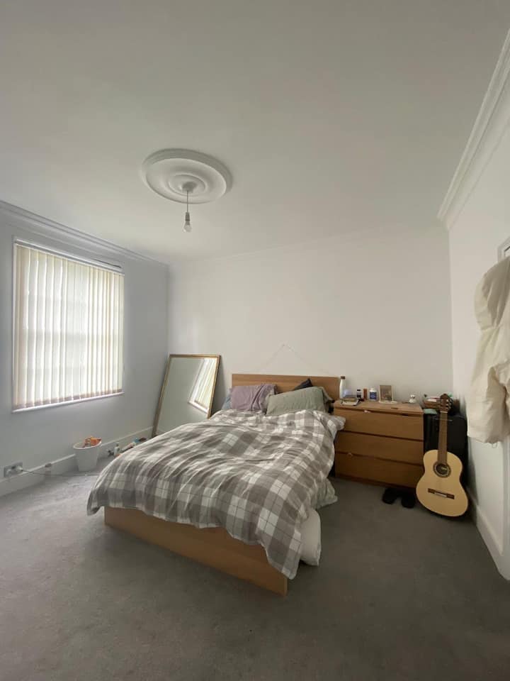 Elegant Victorian Room - Birmingham