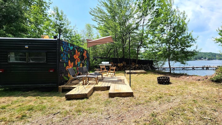 Romantic+lakefront+camper - Bethel, NY