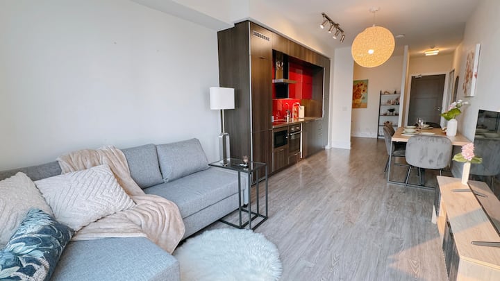 Luxury Condo Near Cn Tower - Toronto