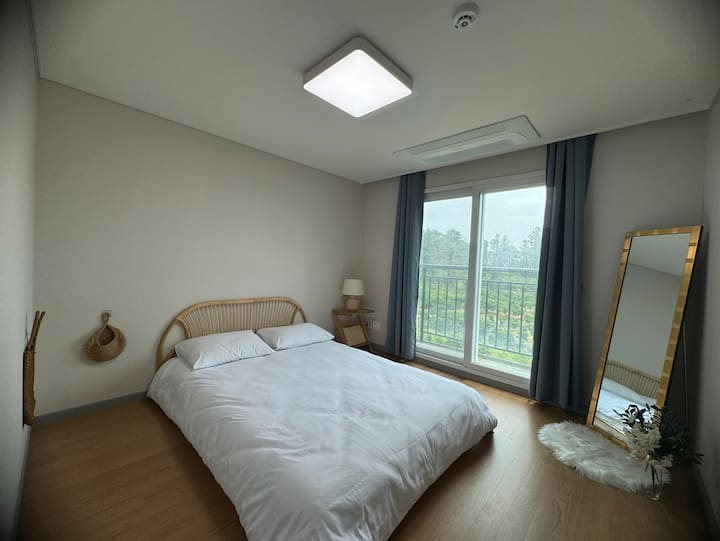 S[집5채] 방15개,화장실10개#최대30인#복층/테라스/바베큐#단체#서귀포시내 - South Korea