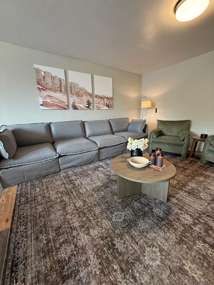 Historic Main Street Apartment B - Panguitch, UT