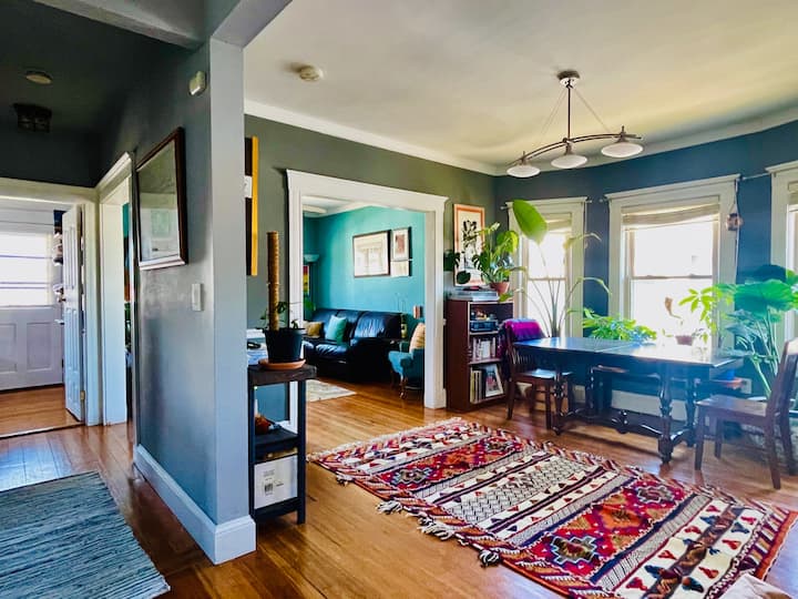 Modern Open Concept 2 Bedroom Near Tufts & Davis Square - Medford, MA