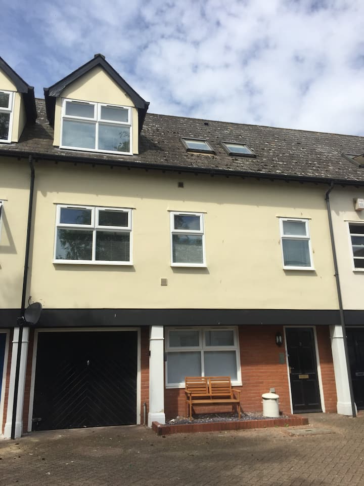 Town Centre Secluded Apartment (1 Bed) - Ipswich