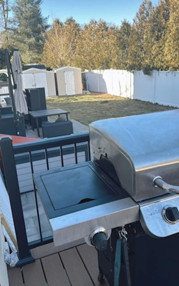 4 Br Big House At Barrington Ri - Barrington, RI