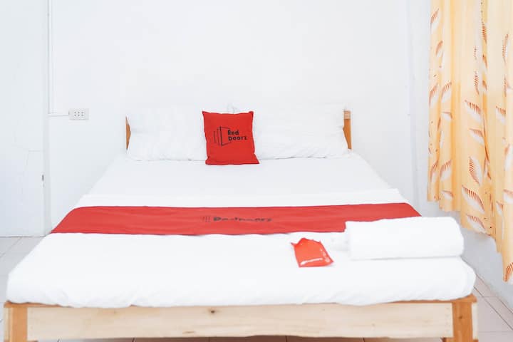 Reddoorz @ St. Anthony Beach Resort - Standard - Tuburan