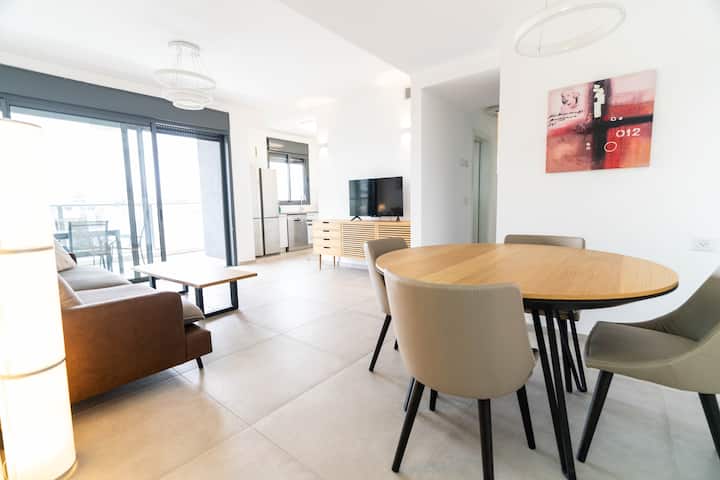 New | Spacious 2br With Parking - Tel-Aviv