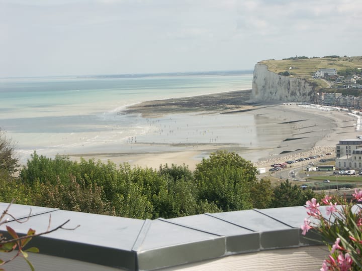 Chambre Avec Balnéo Double Et Terrasse Vue Mer - Le Tréport