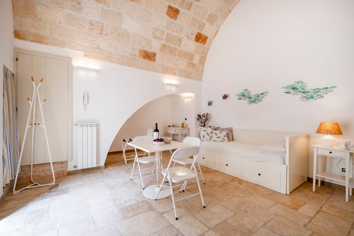 Guesthost - Tufa House Just Steps From The Sea - Polignano a Mare