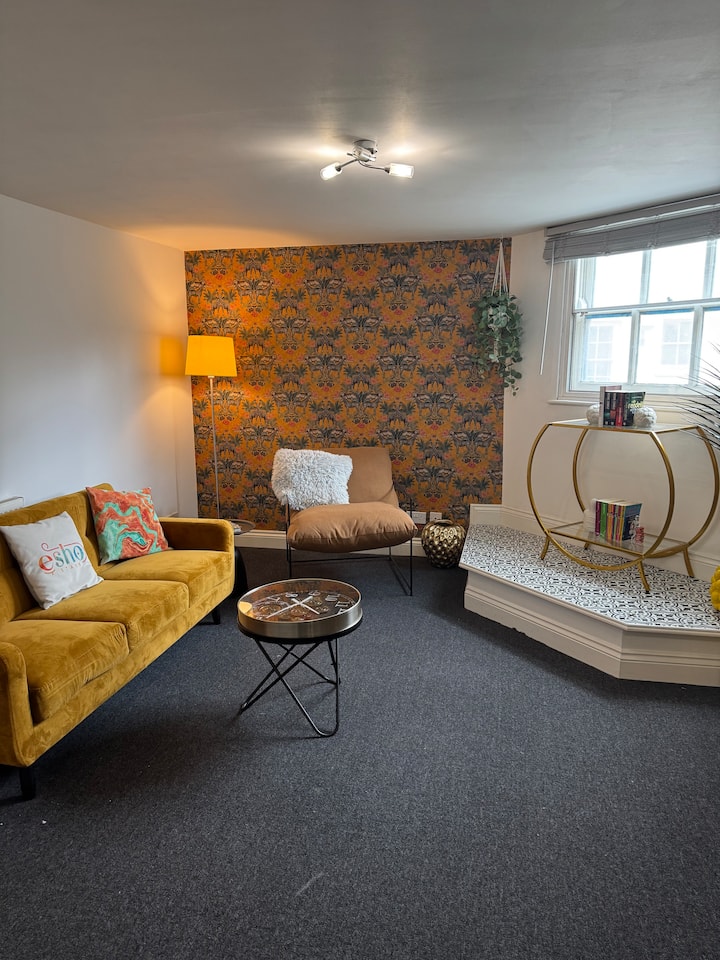 Cotswolds/ 2bed 1 Bath Historic Flat/ Very Central - Cirencester