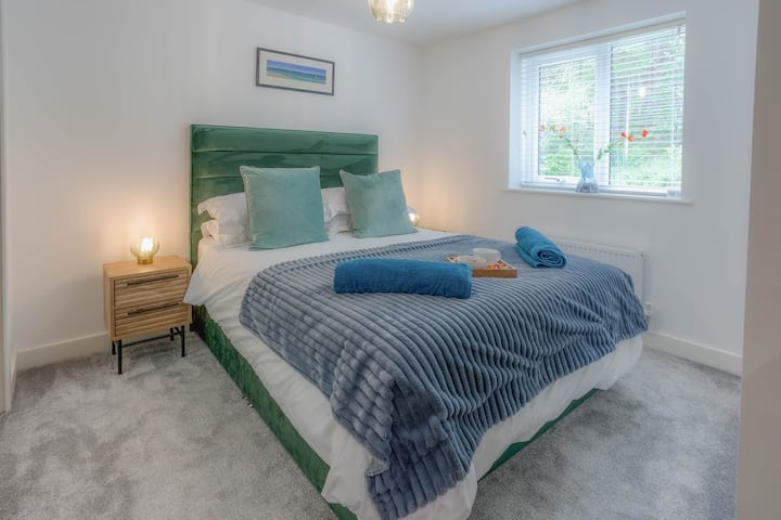 Elegant & Stylish Coastal Retreat With Sea Glimpse - West Runton
