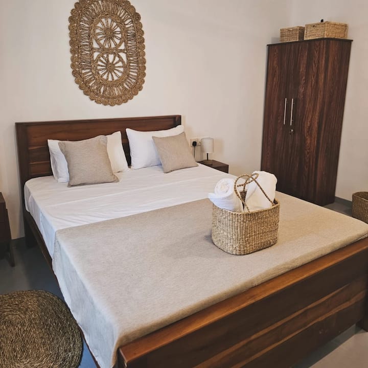 Coviva's Standard Double Room2 With Shared Kitchen - Sri Lanka