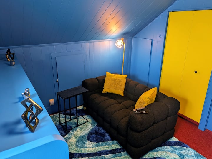 The Primary Loft
- Artful Upstairs Retreat - Bay City, MI