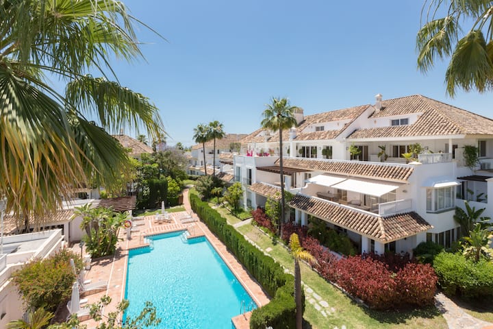 Large Penthouse On The Golden Mile Private Jacuzzi - Marbella