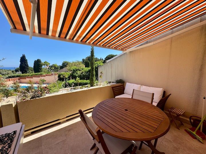 Appartement Vue Mer Et Piscine - Le Lavandou