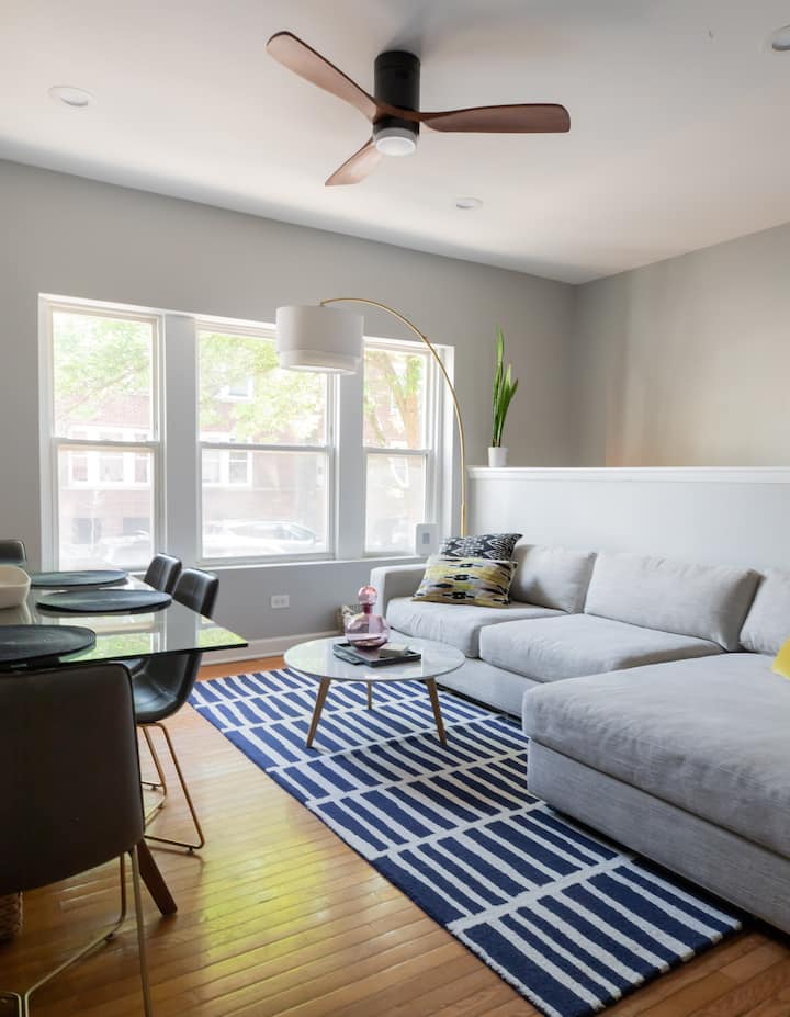 Sunny Chic Avondale 4 Bed 3 Bath - Chicago, IL