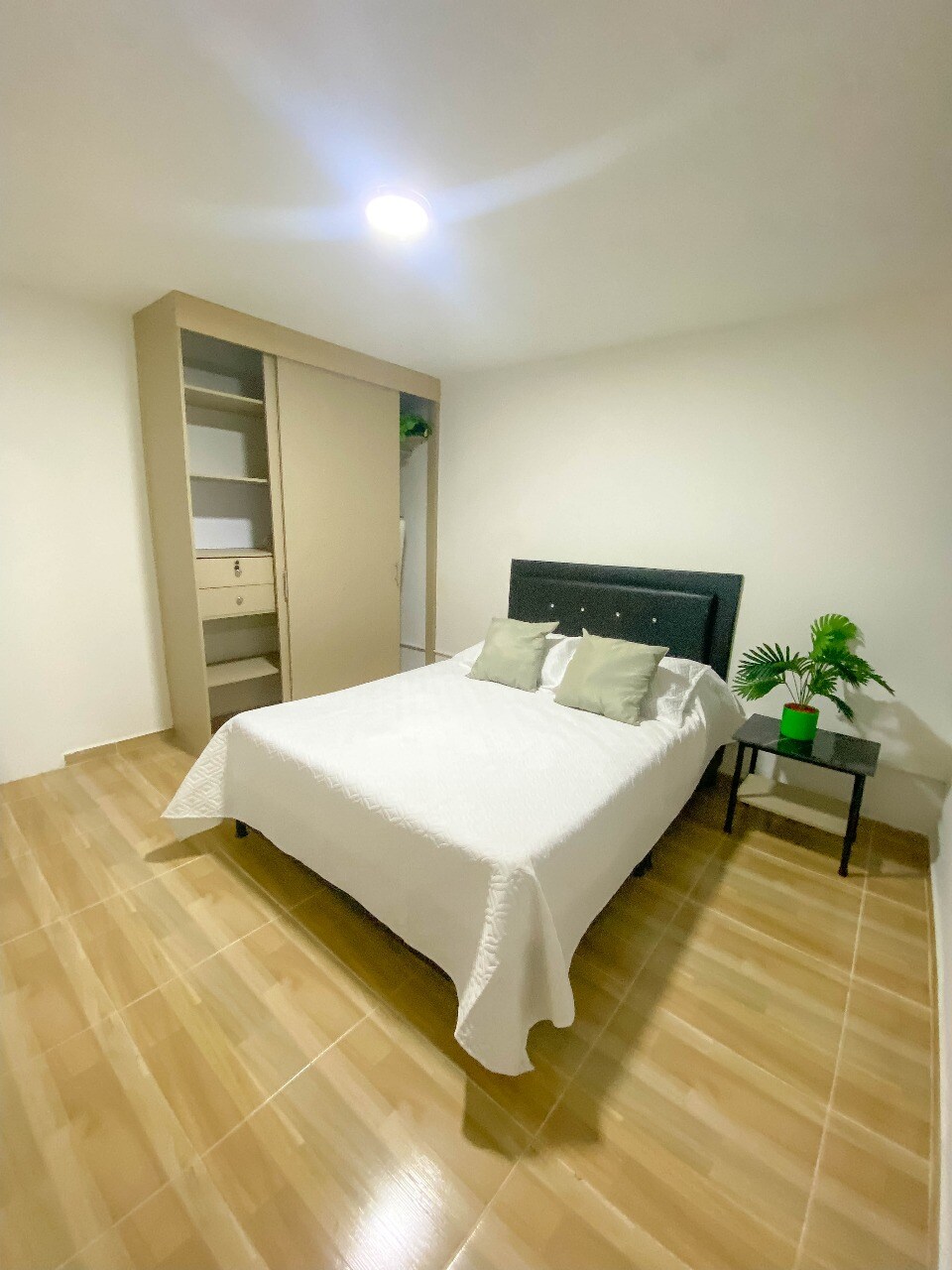 Das Poolhaus Paradise - Häuser zur Miete in Medellín, Antioquia ...