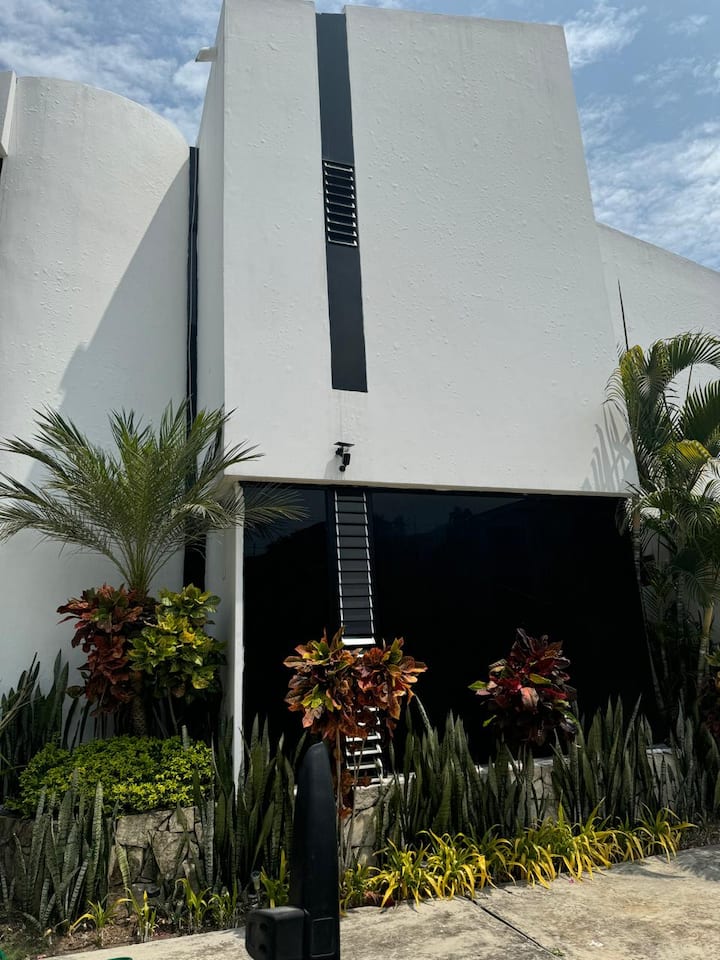 Lindo Departamento. Excelente Ubicación- Seguridad - Guayaquil