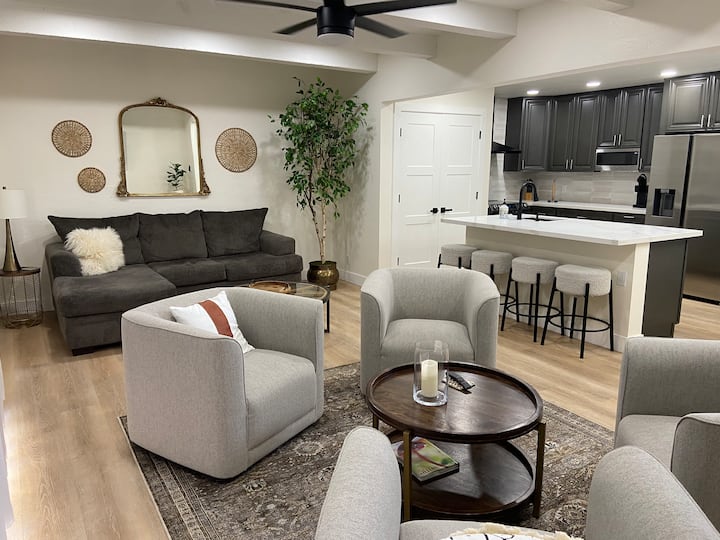 Boutique Feel, Cozy Price-pool, Patio & Location - Phoenix