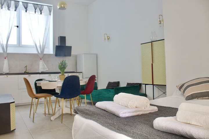 Modern One-bedroom Loft [50m To Romolo] - Milan
