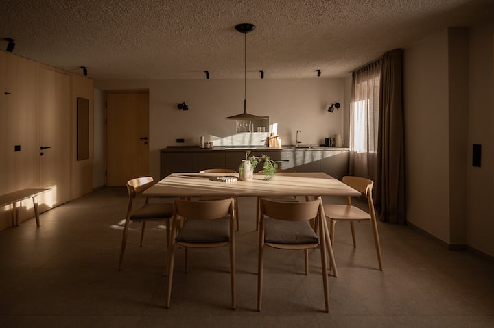 Calva Stonehouse Apartment With Window Seat - Mals
