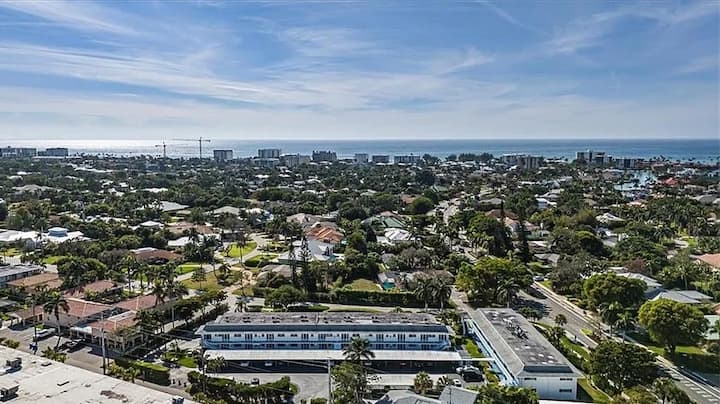 Coastal Comfort In The Moorings! - Naples, FL