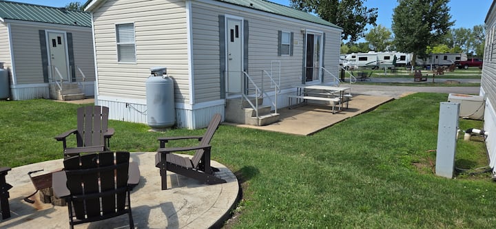 2 Bedroom Park Cabin Bunk - Sandusky, OH