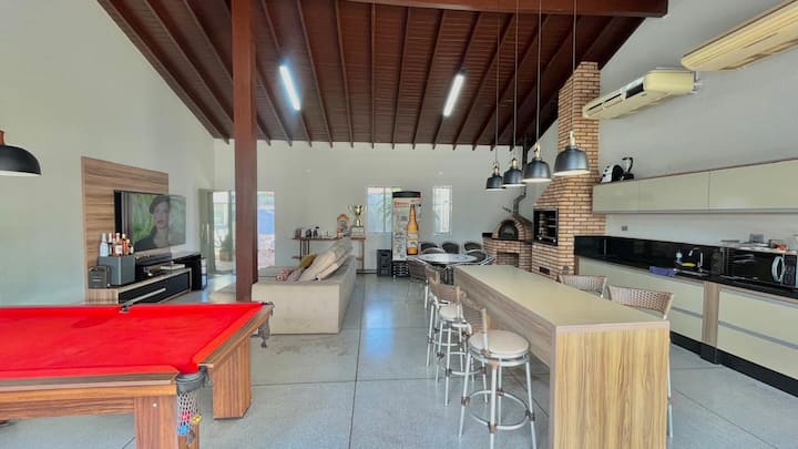 Casa Para Eventos Bem Localizada Com Piscina - Campo Grande