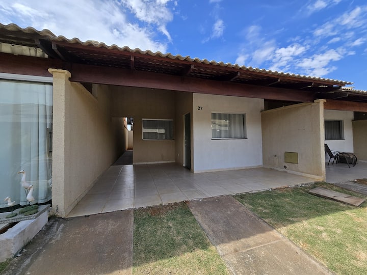 Casa Novinha Prox. Santuário Casa 28 - Trindade