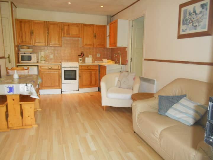 Heron Gite + Shared Heated Pool - Pontivy