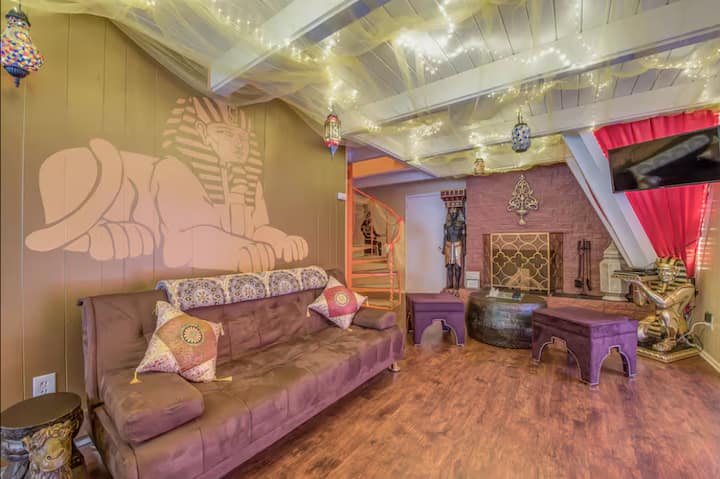 Egyptian 2-story Beach Villa - Ocean Shores, WA