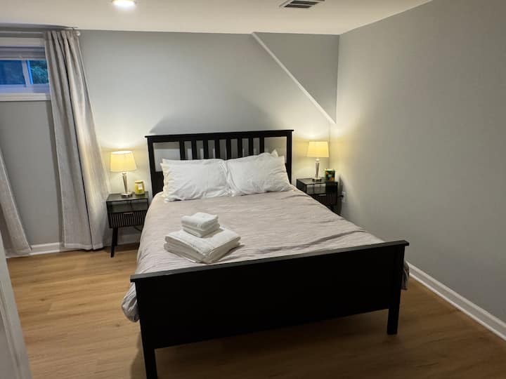 Dc Area 2br Basement Suite - Falls Church, VA