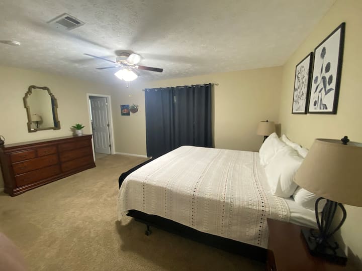 Sleeps 10, 5 Bedroom Home, W/community Pool Access - 콜럼버스