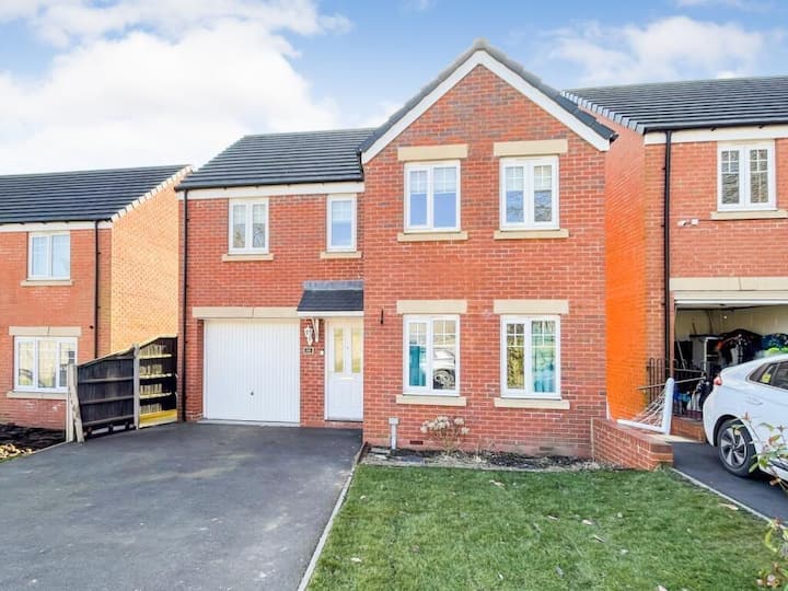 Family Haven: Quiet 4br House - Stoke-on-Trent