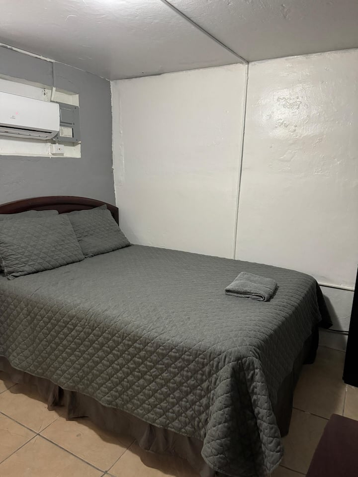 Monthly 2br Basement Near Airport & Beach Unit 4 - San Juan, Puerto Rico