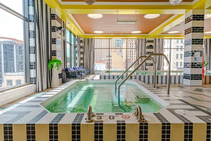 Modern Loft In The Heart Of Cincinnati Downtown - Cincinnati, OH