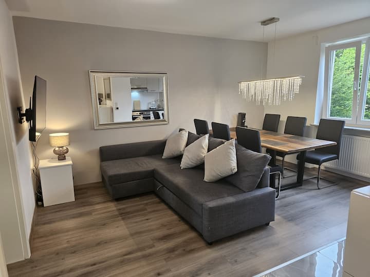 Schön Renovierte Wohnung Mit Allem Komfort - アウクスブルク