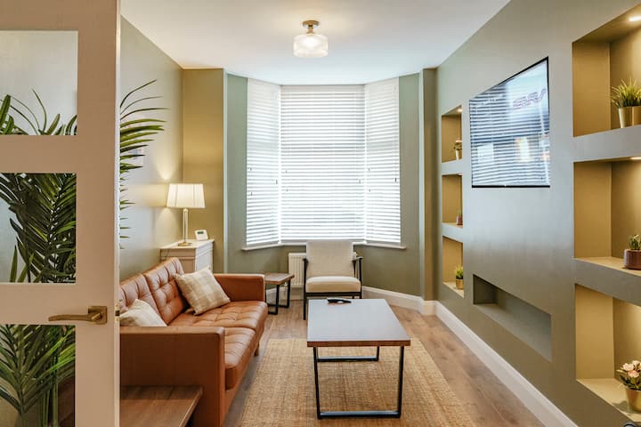 Belfast Stylish City Retreat 2br - George Best Belfast City Airport (BHD)