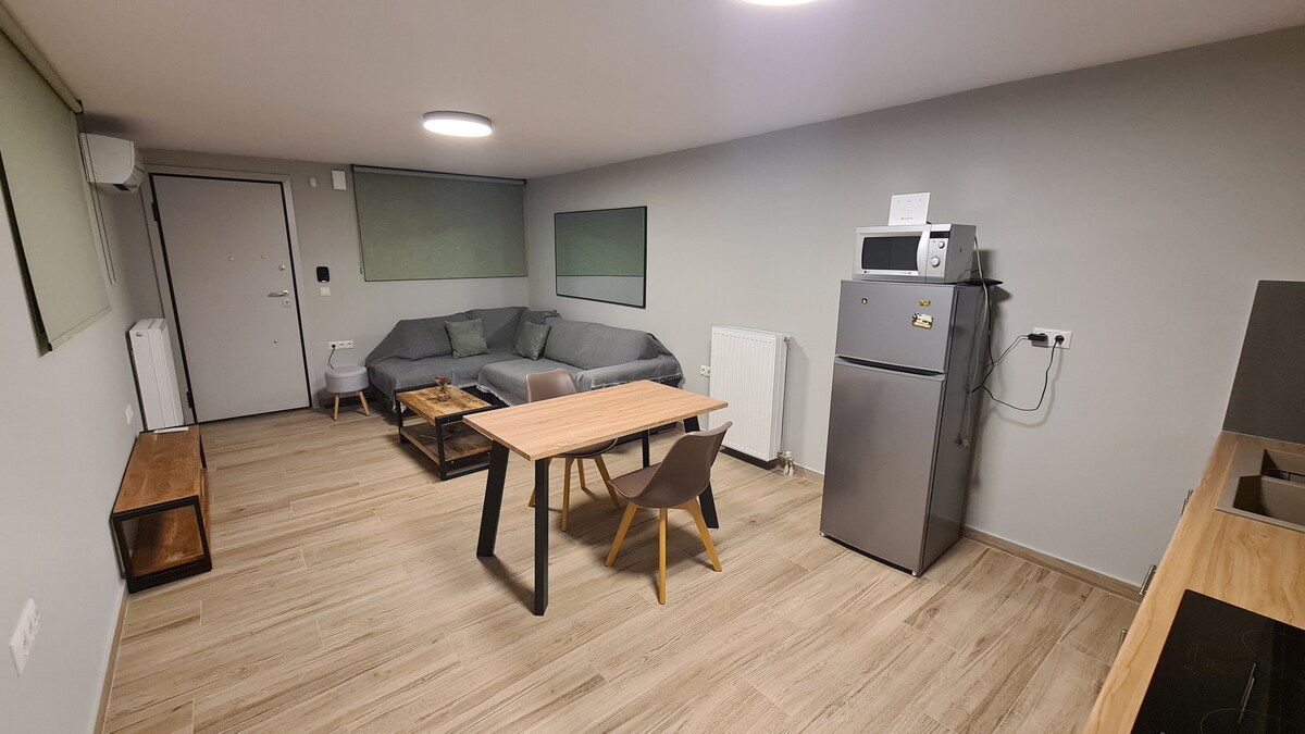 House near Holargos Metro & Metropolitan Hospital - Houses for Rent in Chalandri, Greece - Airbnb