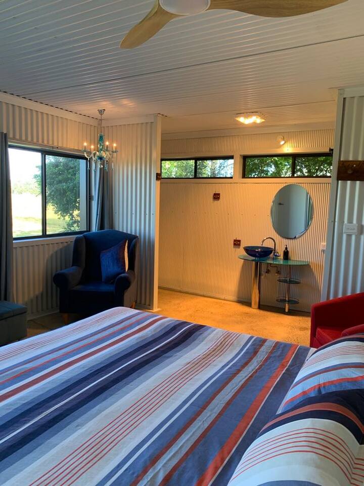 Sleep With The Cows Two Bedrooms - Singleton