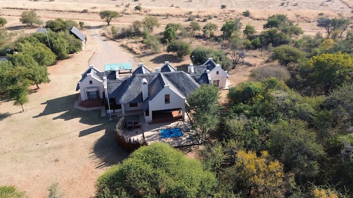 Zebula 1 Pela Lodge - 6 Bedrooms - Bela-Bela