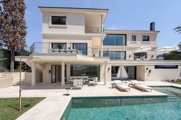 Exclusivo Chalet En Conde Orgaz - Madrid