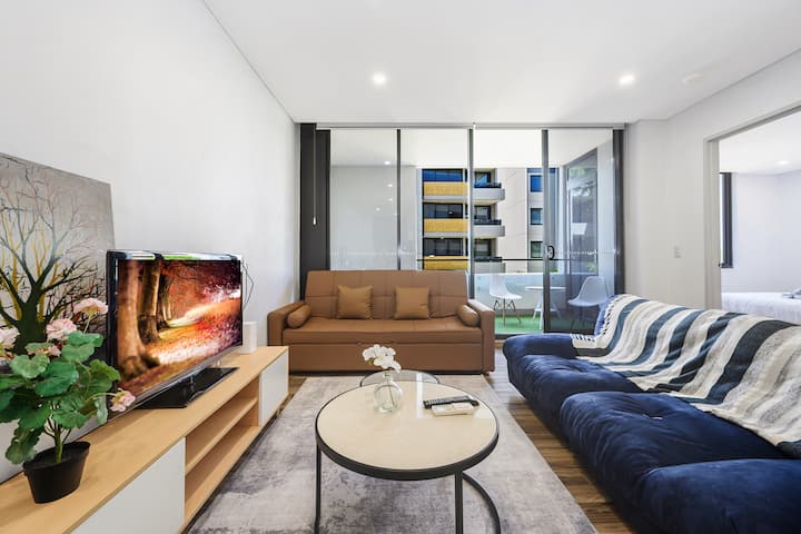 Modern 2br Retreat | Balcony + Parking | Rosebery - Randwick