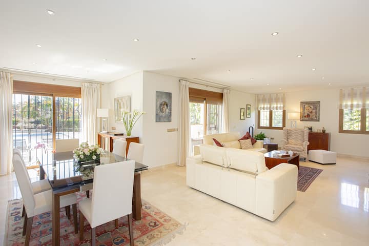 Nice Villa In Estepona Town - Estepona